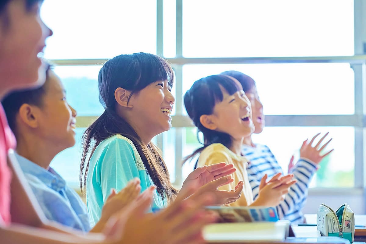 20 Fun Language Learning Games to Teach English in Class