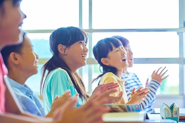 20 Fun Language Learning Games to Teach English in Class