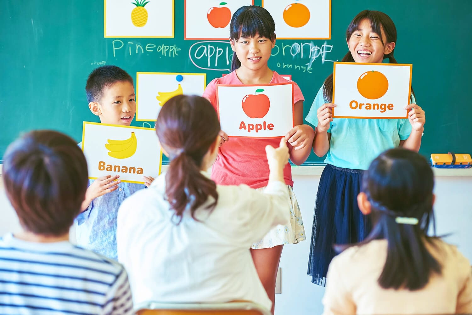 20 Fun Language Learning Games to Teach English in Class